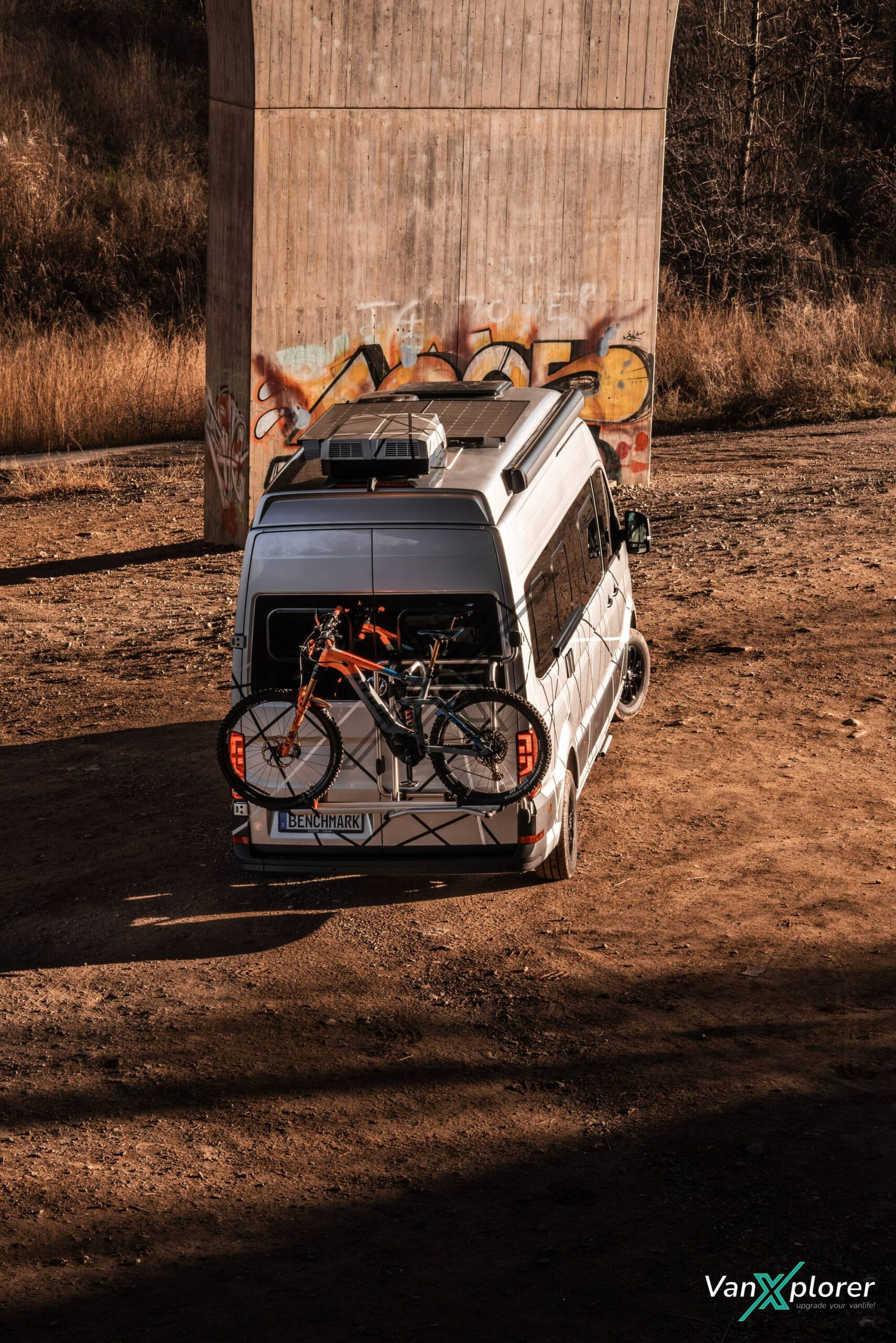 PROJECT BENCHMARK - vanXplorer